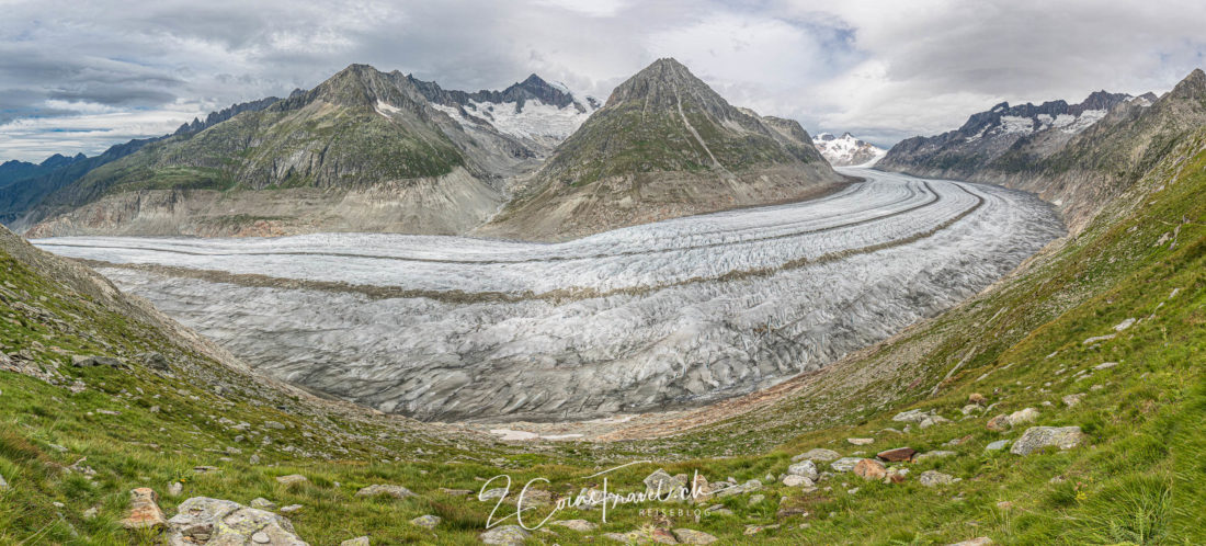 Wanderung am Aletschgletscher dem UNESCO Welterbe im Kanton Wallis